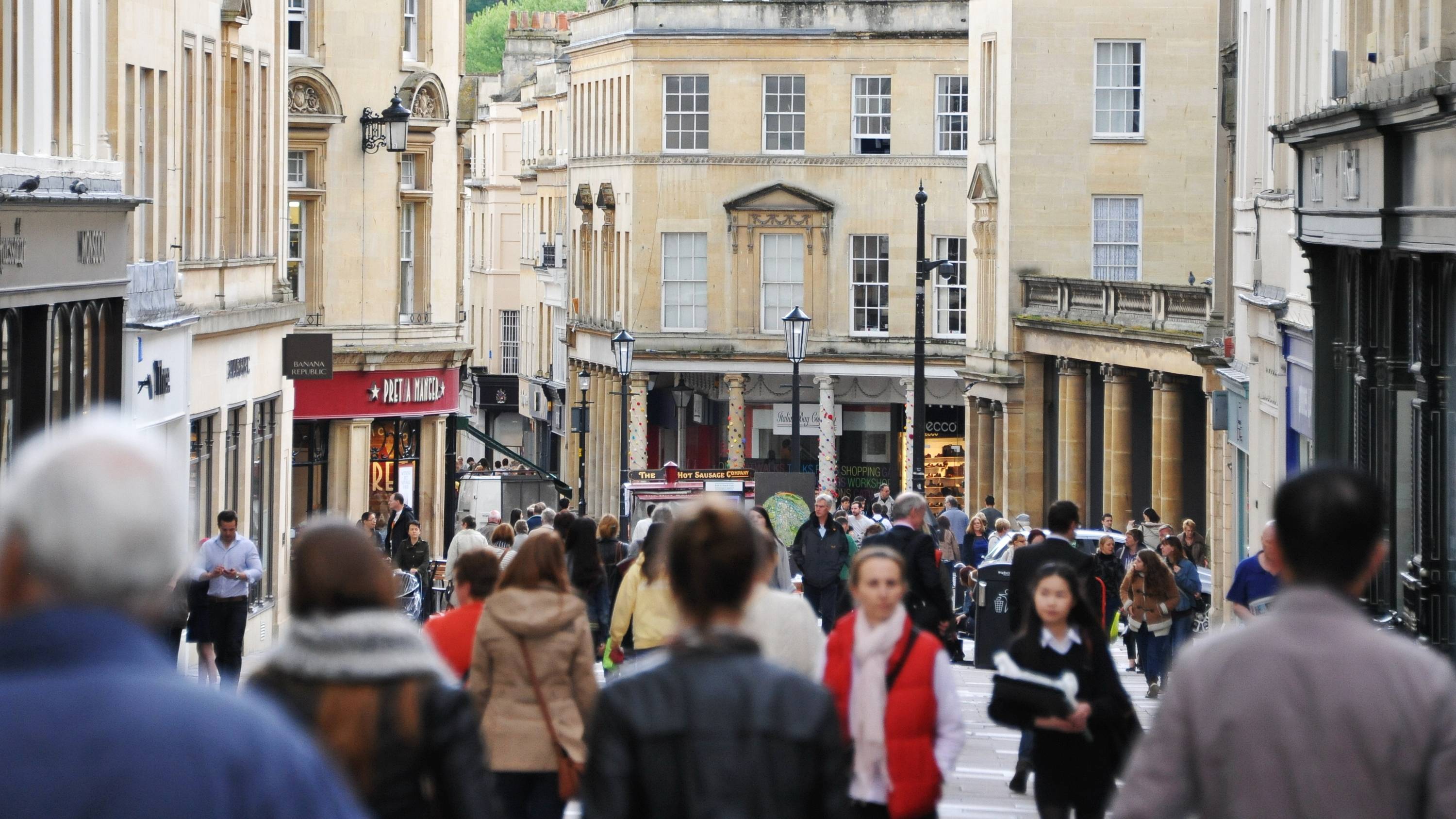 High street footfall declines in February | Talking Retail