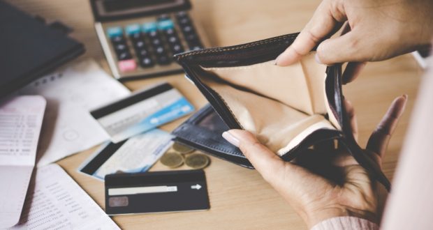 Financial worries 'affecting retail workers’ productivity', finds survey