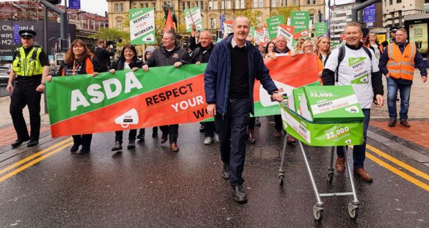 Union calls on Asda bosses to withdraw 'Contract 6' threat | Talking Retail