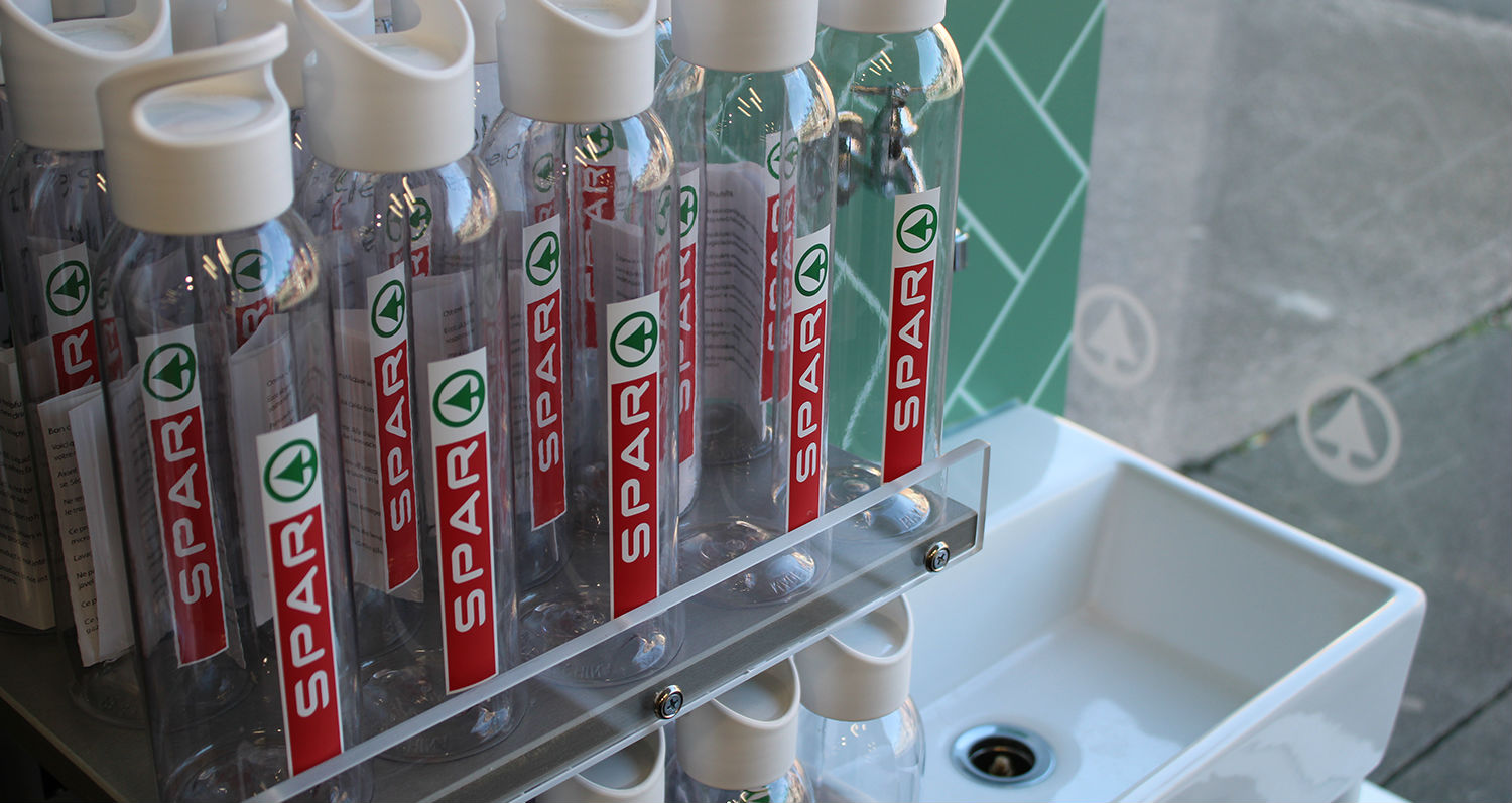 ACS issues retailer guidance on water refills | Talking Retail