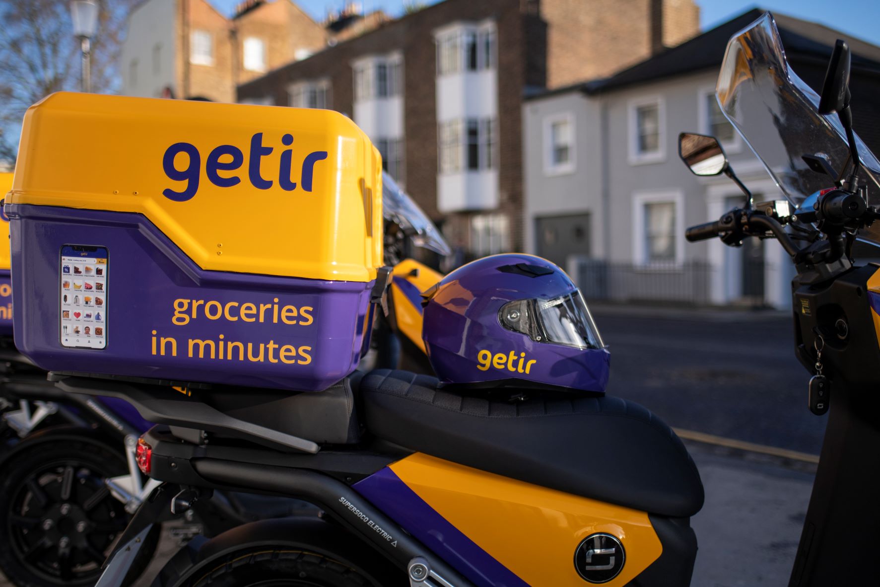 Rapid home delivery companies to join forces | Talking Retail