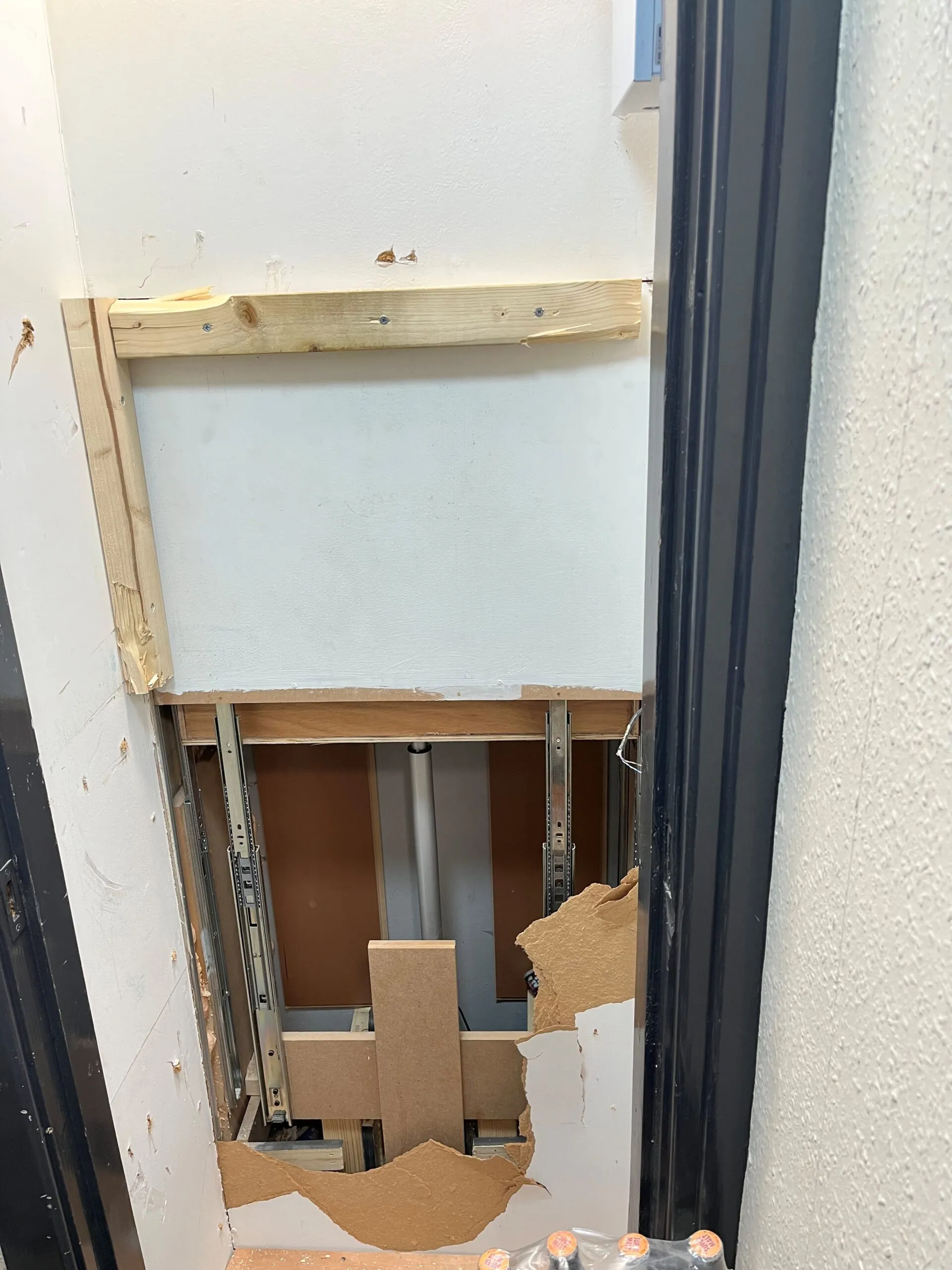 Leeds store closure and Hertfordshire raids in illegal vape and tobacco ...
